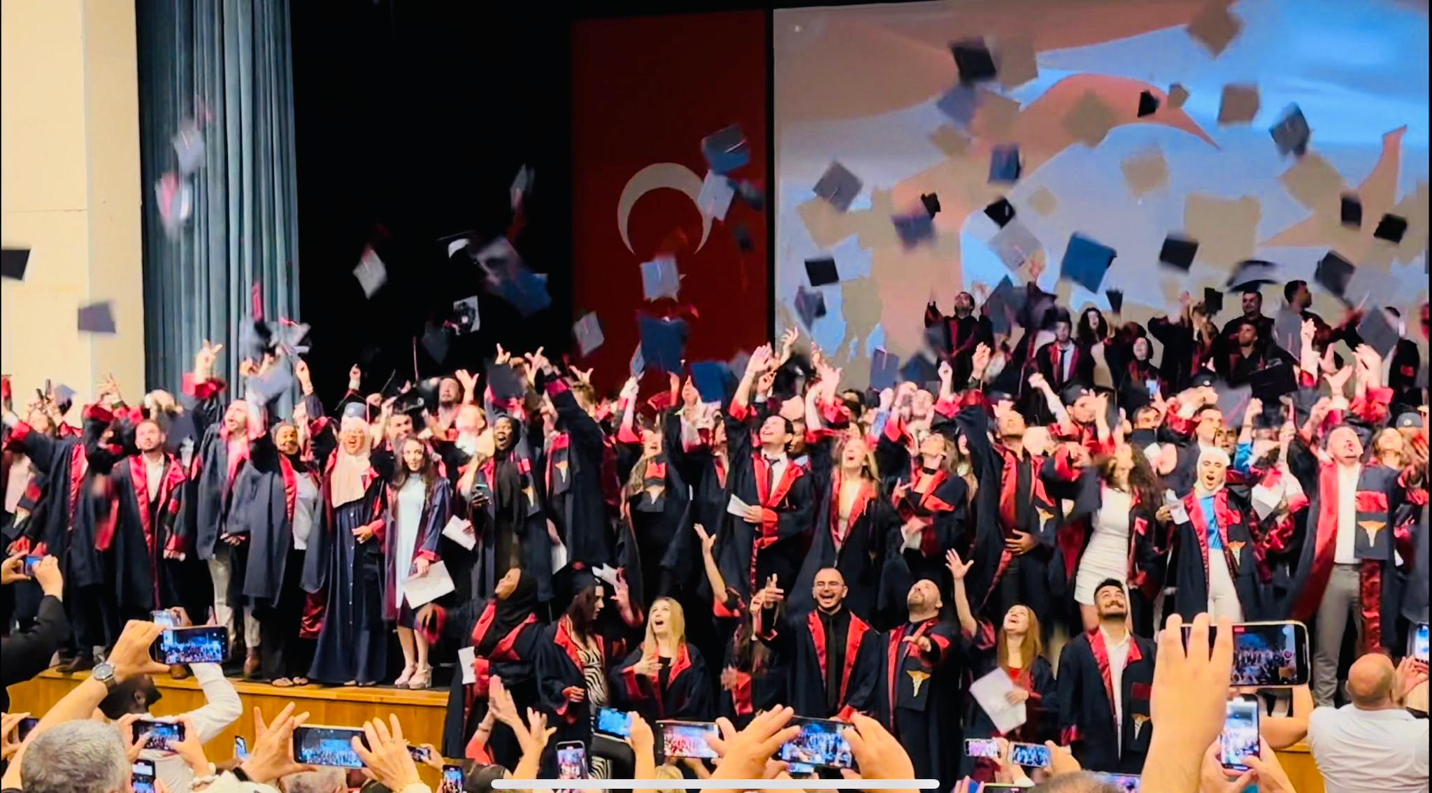 Yakın Doğu Üniversitesi Tıp Fakültesi 2023-24 mezunlarımızın yolu açık ...